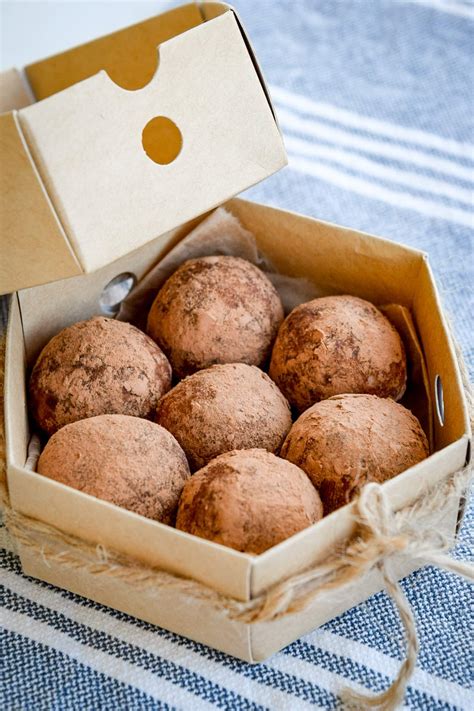 Орехово-сырные конфеты с миндалем и маскарпоне - СделаемВкусно.ру