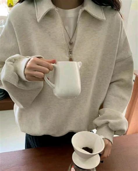 ПОЛУЗАМКИ | POLUZAMKI | Women's windbreaker, Clothes, Women's athletic wear