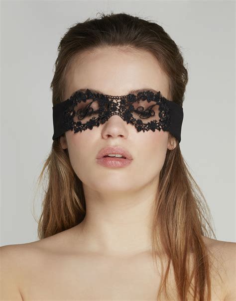 Черная маска Amari Agent Provocateur – нет в наличии