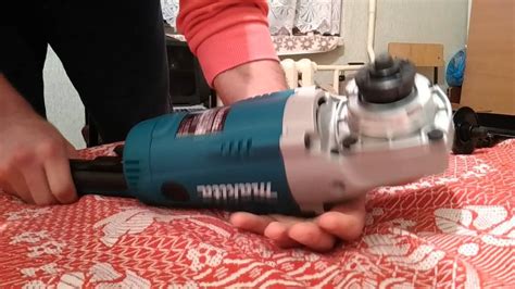 Makita GA9020 - YouTube