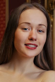 Gella E - model profile - indexxx.com
