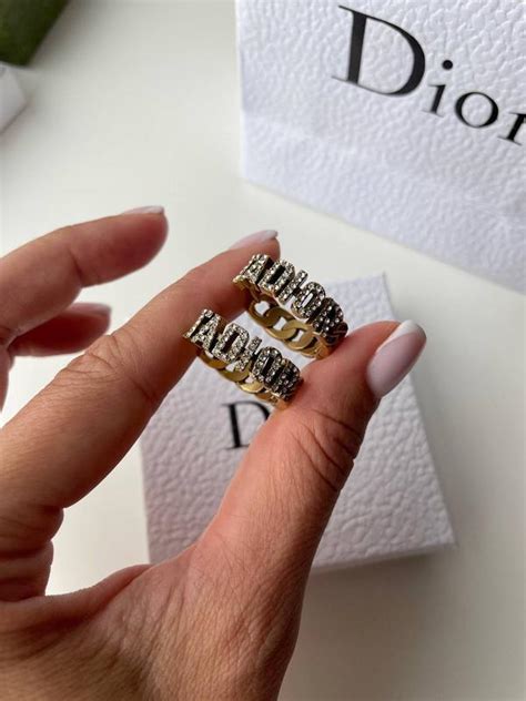 Брендовые серьги в стиле christian dior 🙌🔥 — цена 995 грн в каталоге ...