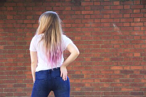 HOLLISTER OUTFIT OF THE DAY: Comfiest Jeans EVER - Katie Snooks