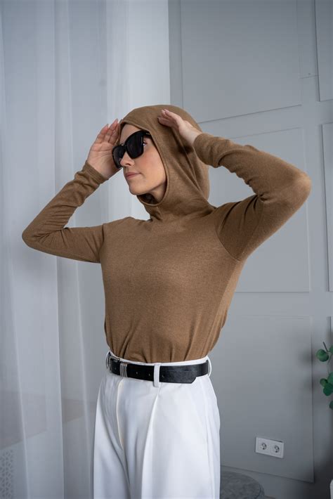 Водолазка с капюшоном Nancy D — Studio.Yusupova patterns