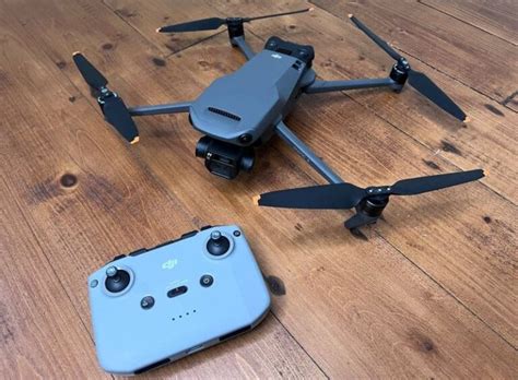 Квадрокоптер DJI Mavic 3 - технічні характеристики, ціна, комплектація