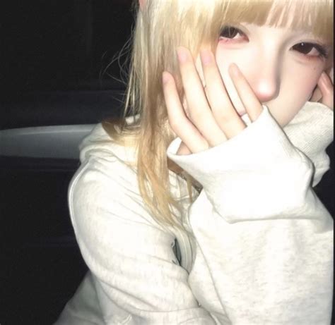 Pin by mizy on ╹⌔╹) ┈ g | Cute selfie ideas, Pretty selfies, Pretty people