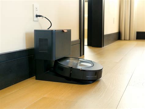 First Look: iRobot Roomba Combo j7+ Perfects the 2-in-1 Design | SPY