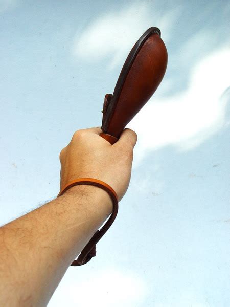 Bob Basset's Lair – Leather slapper – coin case. Кошелёк – “колбаса”?