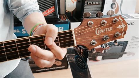 Crafter D7/N akustična gitara / Mega Muzika - YouTube