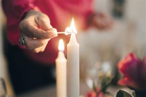 Как зажечь свечу без зажигалки: 5 простых советов - ЯЗнаю