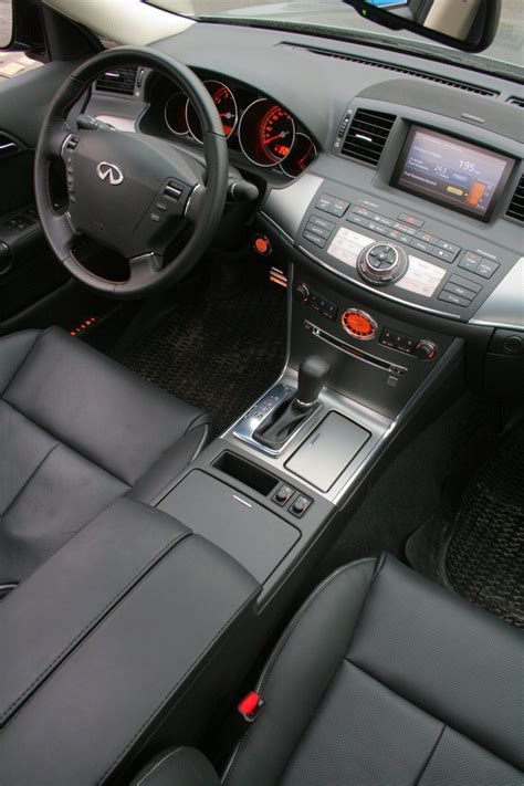 Тест-драйв и обзор Infiniti M45