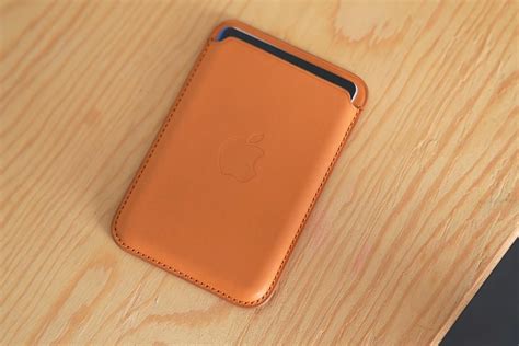 Как работает кошелек Apple MagSafe с поддержкой Локатора