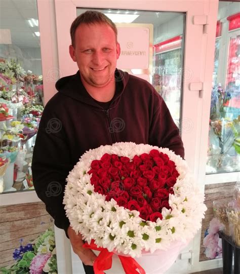 Композицию цветов купить в Нижнем Новгороде с доставкой