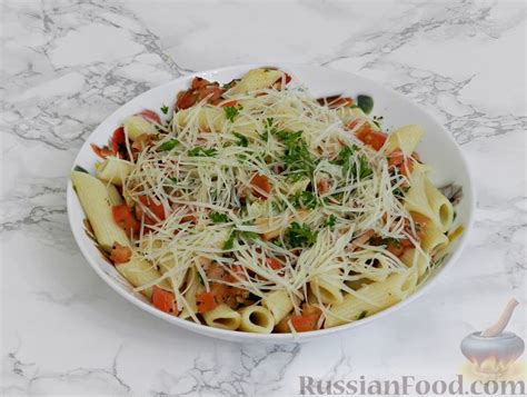 Рецепт: Макароны с помидорами, беконом и чесноком на RussianFood.com