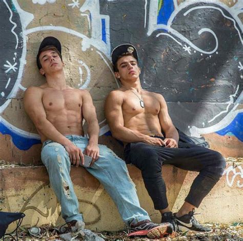 Hot Dudes – 23 December 2016 | Hot Guys
