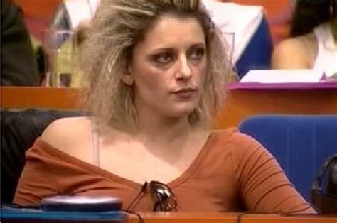 Αγνώριστη η Δόμνα Κουντούρη: Περιττά κιλά, μανιοκατάθλιψη, νοσηλεία ...