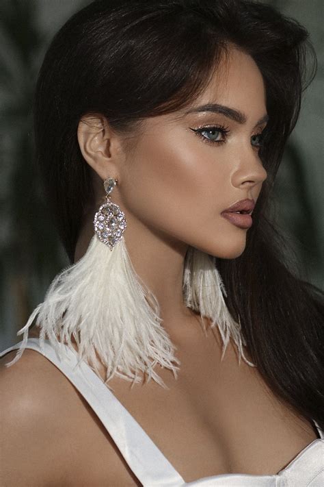 Серьги "Вайлд" RT1213 белые перья в интернет-магазине LovelyStyle ...
