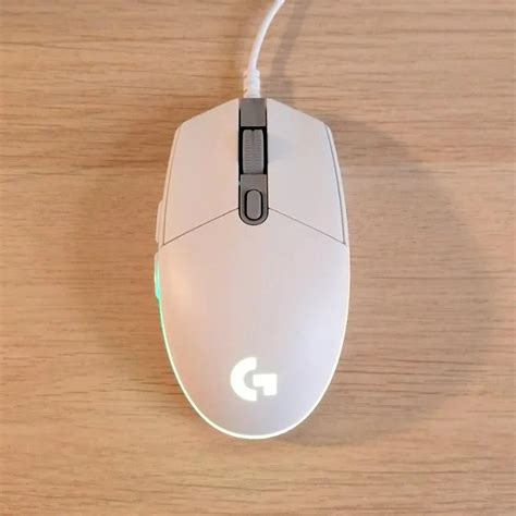 Logitech G102 Light Sync White - Feel the new technology