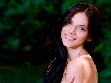 Aleksandrina : BeautifulFemales
