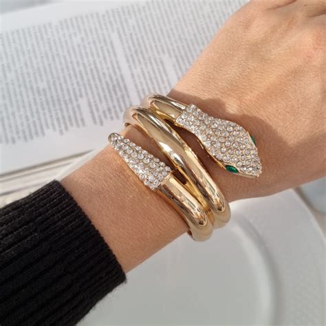 Жёсткий браслет Змея золотой цвет. zlatto-jewelry