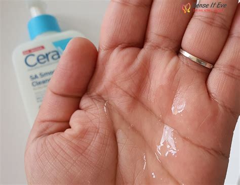 CeraVe SA Smoothing Cleanser Texture