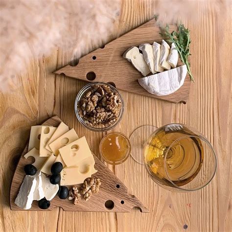Сервировочная тарелка "Cheese" в магазине «Hill & Mill» на Ламбада-маркете