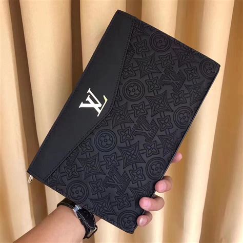 LV Клатч - купить с доставкой по выгодным ценам в интернет-магазине ...