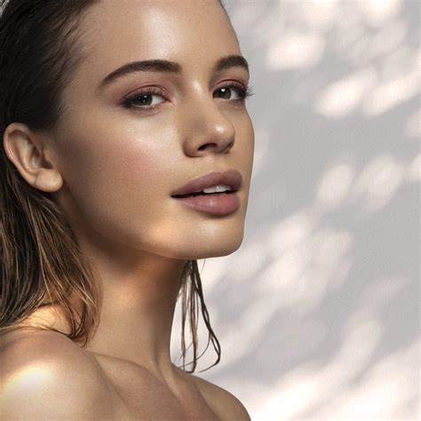 Ciaté London Marbled Light - Illuminating Powder
