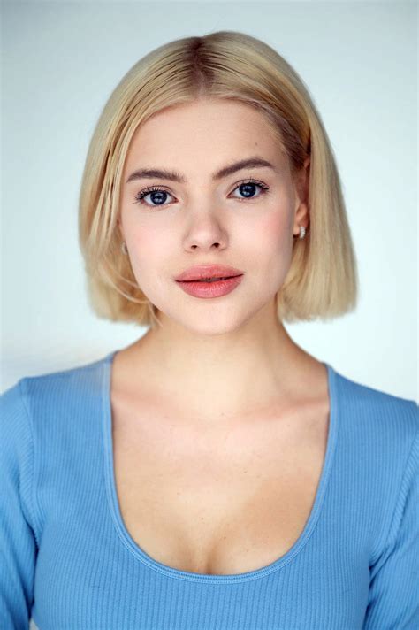 Фотогалерея Софья Лобанова