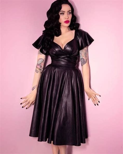 Fashion to wear & desire.: Photo