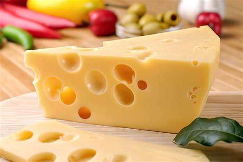 Сыр Эмменталь - описание, вкус, рецепт в домашних условиях