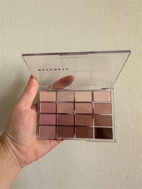 WakeMake Eyeshadow Palette, Beauty & Personal Care, Face, Makeup on ...