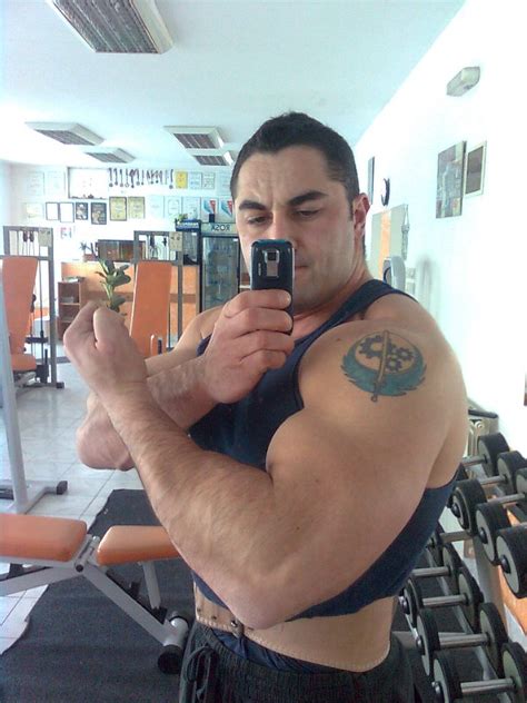 Muscle Lover: Serbian bodybuilder Milovan Mika Ilic