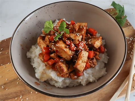 Mariniran tofu v sojini omaki z rižem