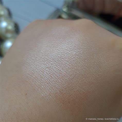 Палетка хайлайтеров Hourglass Ambient Metallic Strobe Lighting Palette ...