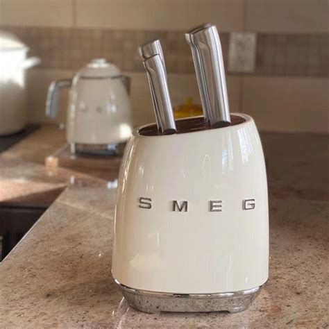 Набор кухонных ножей Smeg, Высокоуглеродистая сталь купить по низкой ...