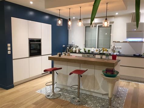 CUISINE AVEC MUR DE COLONNE ET ILOT - Contemporary - Kitchen - Rennes ...
