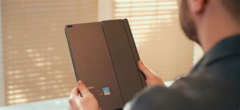 Обзор Asus Zenbook 17 Fold OLED - ноутбук, планшет или моноблок? - THE ROCO