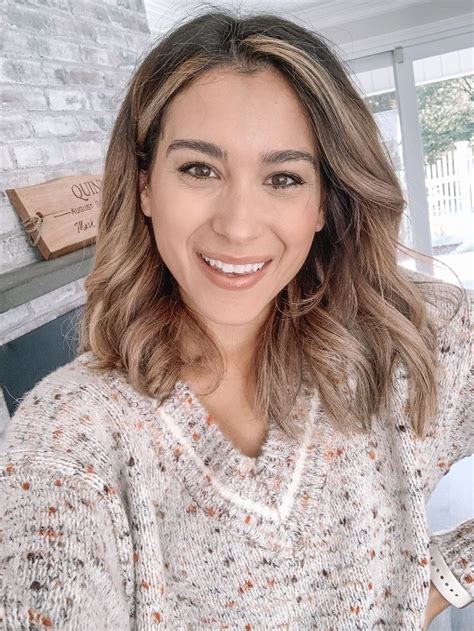 How I Tame My Hair! | byQuinn | Hair, Mom hairstyles, Fashion blogger