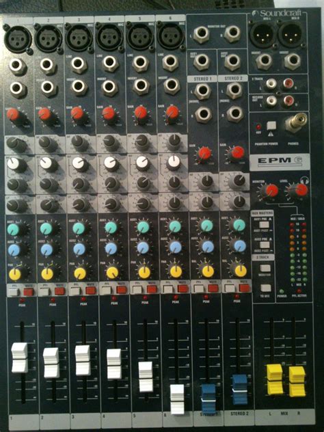 Photo Soundcraft EPM6 : Soundcraft EPM6 (24086) (#613318) - Audiofanzine