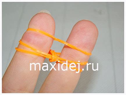 Плетение из резинок на пальцах для начинающих: схемы с фото и видео ...