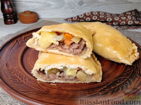 Рецепт: Корнуэльские пирожки из песочного теста, с мясом и картошкой на ...