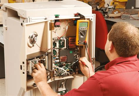 FLUKE 179: Fluke 179 Universal digital multimeter at reichelt elektronik