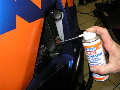 Chai xịt vệ sinh và bảo vệ mạch điện Liqui Moly Electronic-Spray 3110 200ml