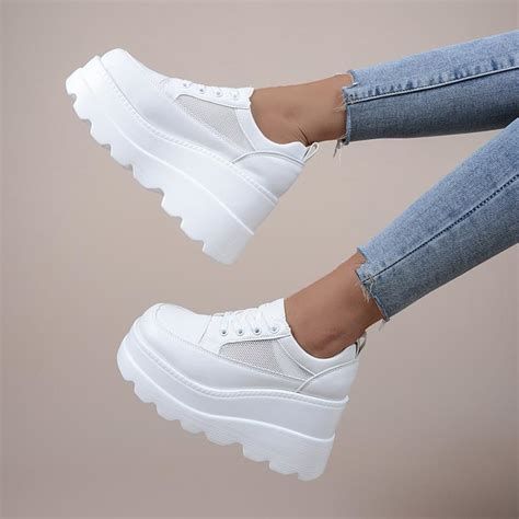 poeti arco Umido scarpe di ginnastica con zeppa addomesticare Canada ...