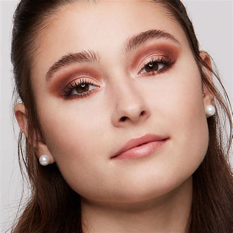 essence the ROSE edition eyeshadow palette Lovely In Rose online entdecken