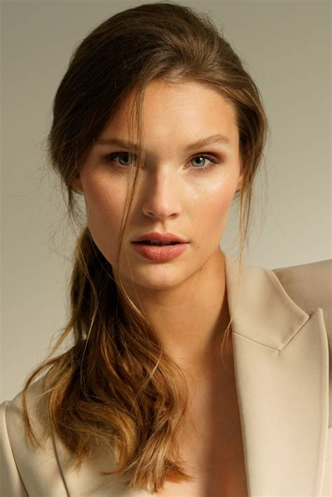 Jil Nübel | LOUISA MODELS