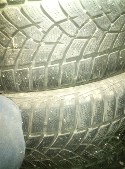 Pnevmatike Goodyear 215/50/17 zimska Količina: 2