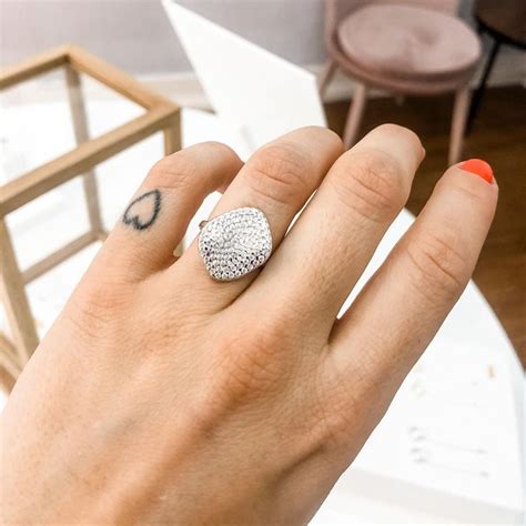 Lidt af en statement🙌🏼🤍 #smykker #sokolovjewelry #sølv #sølvsmykker # ...