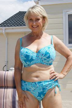 Sugarbabe Michelle | Mature in 2019 | Sexy older women, Old mature, Bikinis